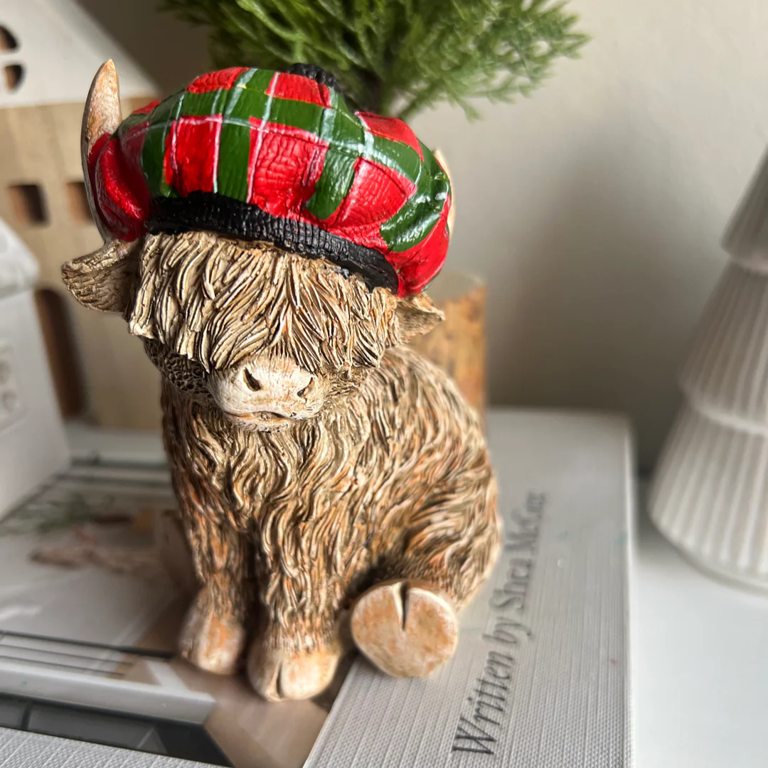 Trending Now: Travel Maps & Highland Cow Delights!